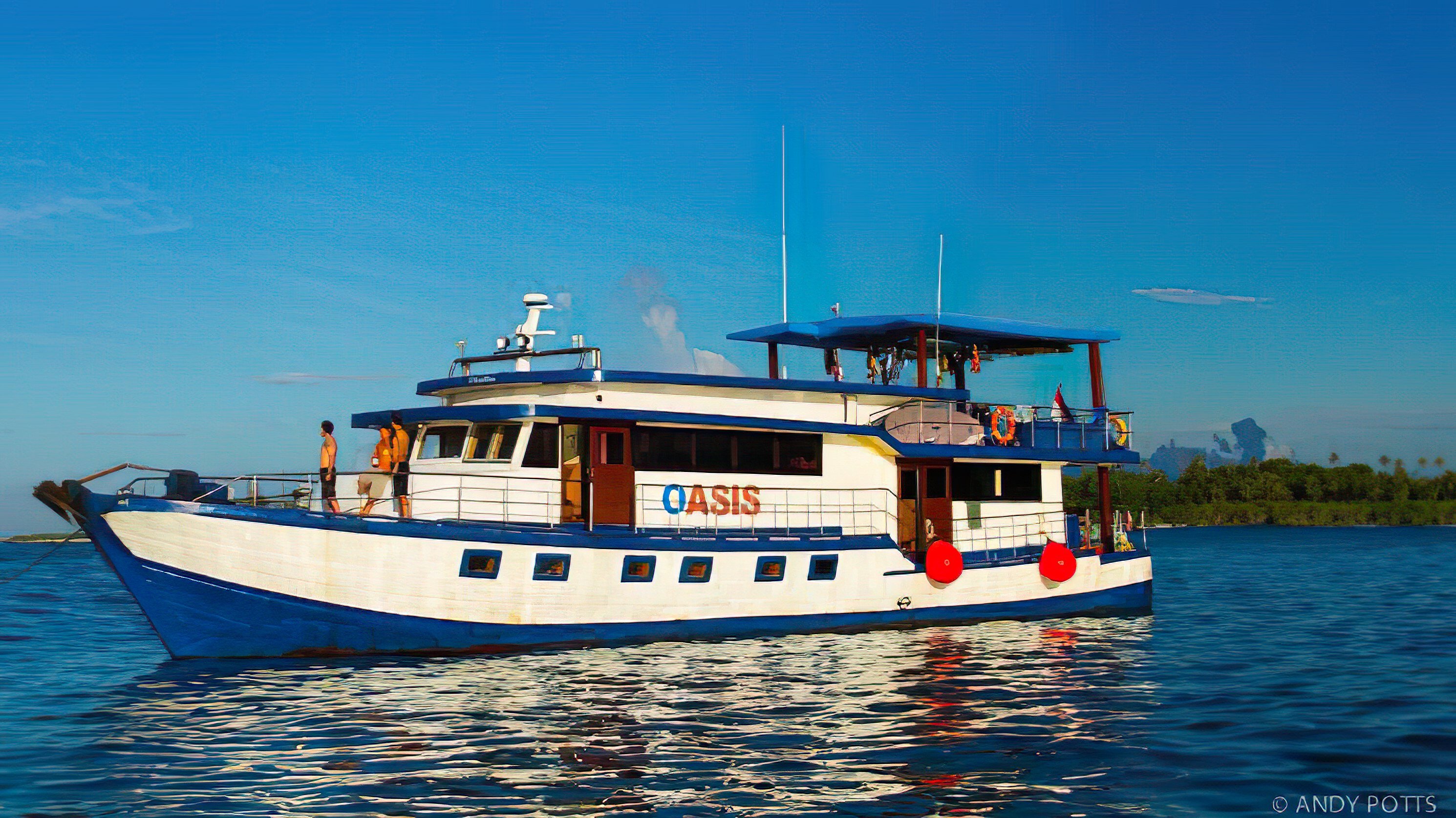 Oasis - Mentawais - Surf Boat | LUEX