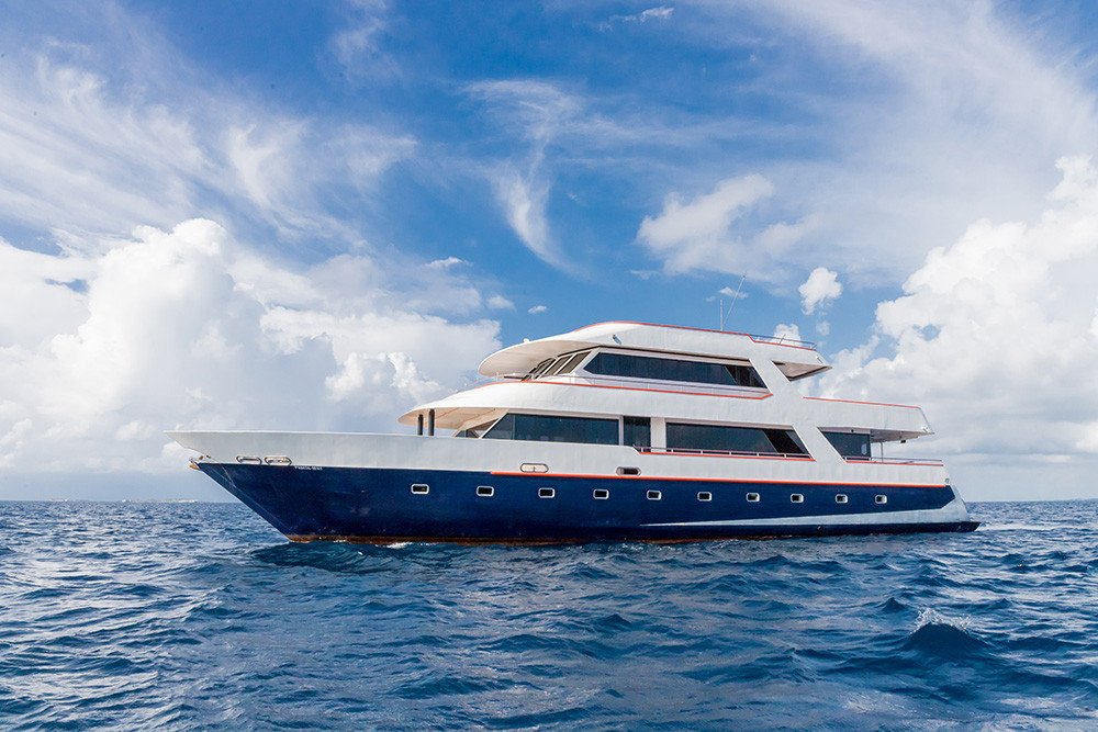 Haira - Maldives - Surf Charter | LUEX